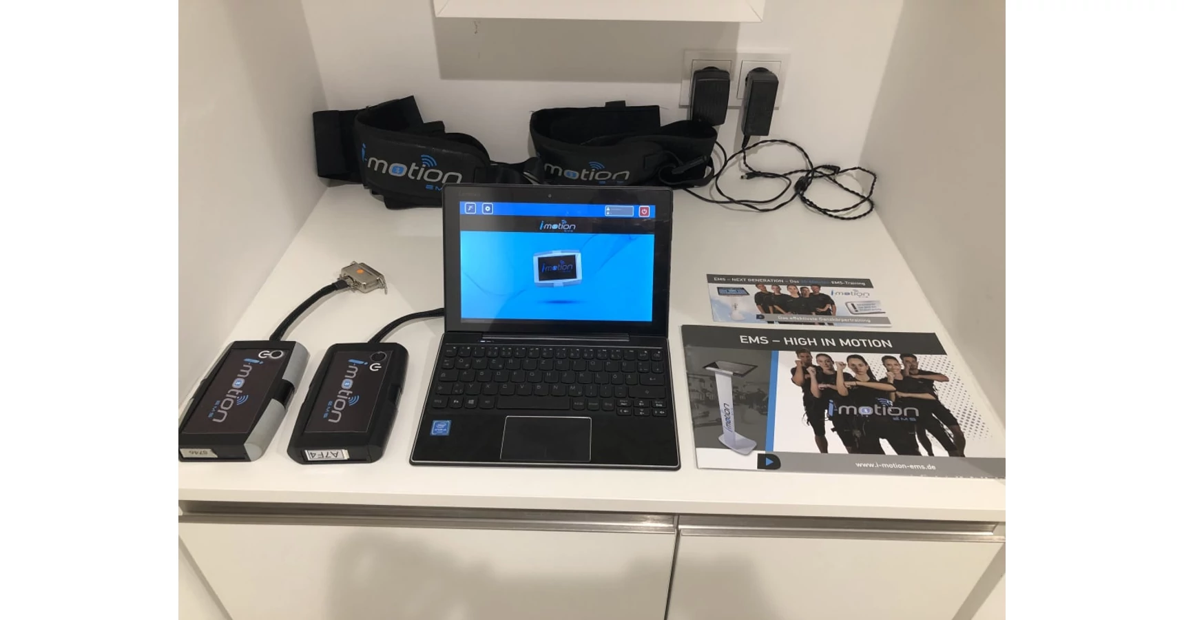 I-Motion EMS Set with Wireless Devices and Tablet